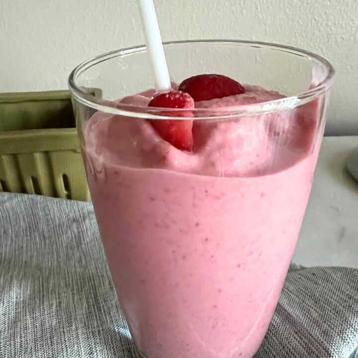 Strawberry Cheesecake Smoothie - Recipe Diaries