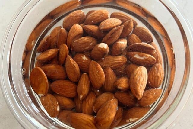 DIY: Homemade Almond Extract - Recipe Diaries