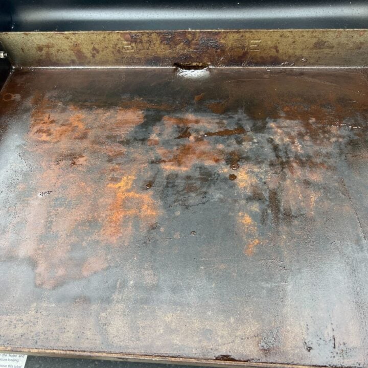 How to Clean a Blackstone Griddle (with Rust) - Recipe Diaries