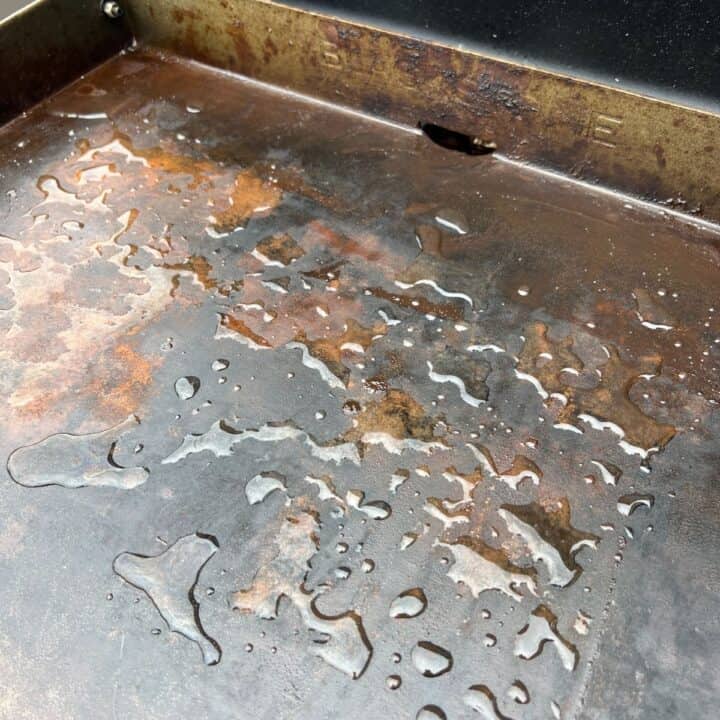 How to Clean a Blackstone Griddle (with Rust) - Recipe Diaries
