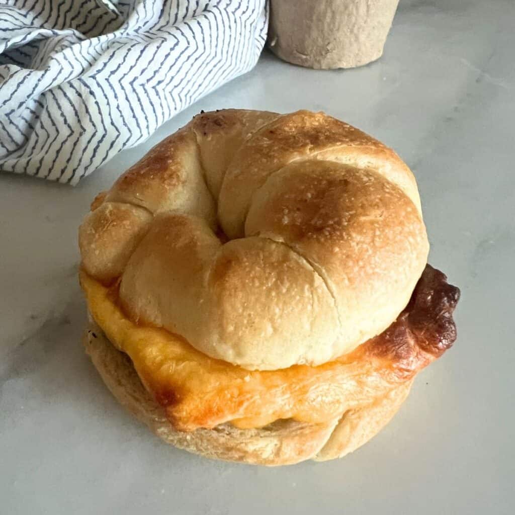 How to Air Fry Jimmy Dean Breakfast Sandwich - homemestic.com
